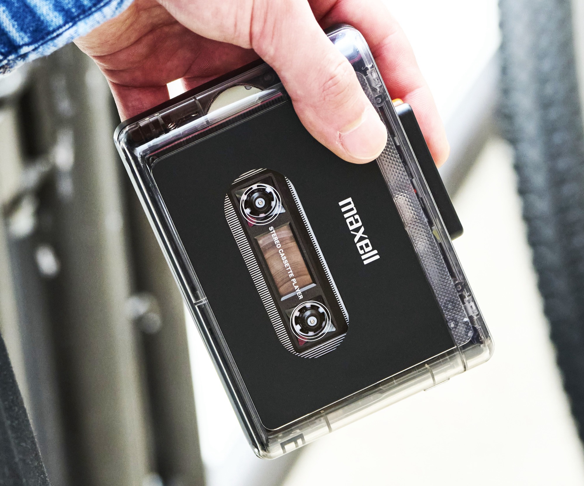 Retro odrodzenie: Maxell prezentuje kompaktowy odtwarzacz kasetowy z ...