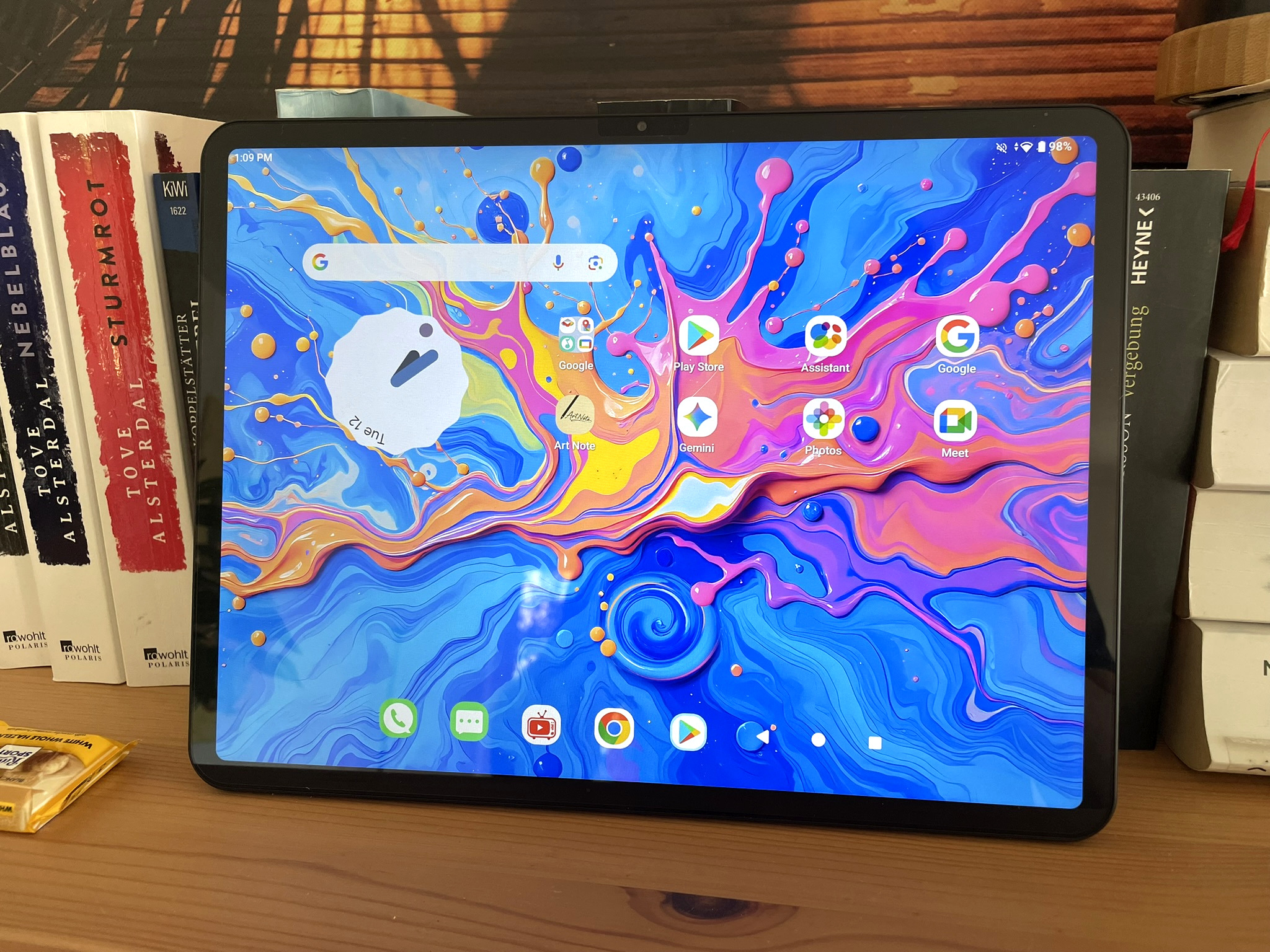 Niedrogi 12,7-calowy tablet z rysikiem i metalową obudową - recenzja ...